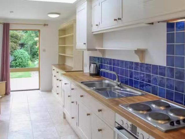 Charming 2 BA 3 bedroom detached bungalow for rent in Wilberfo.
