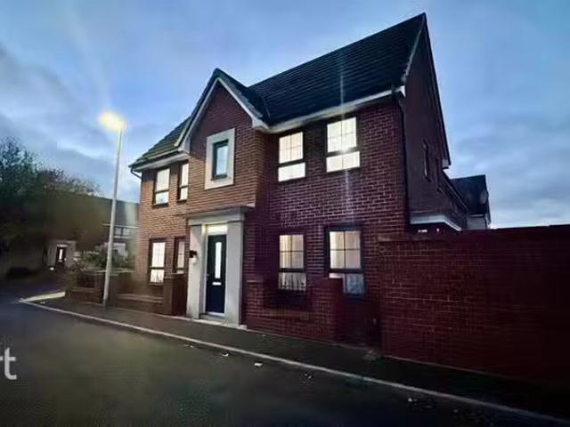 Rental! 2 BA 3 bedroom detached house for rent in Windmill Pre.