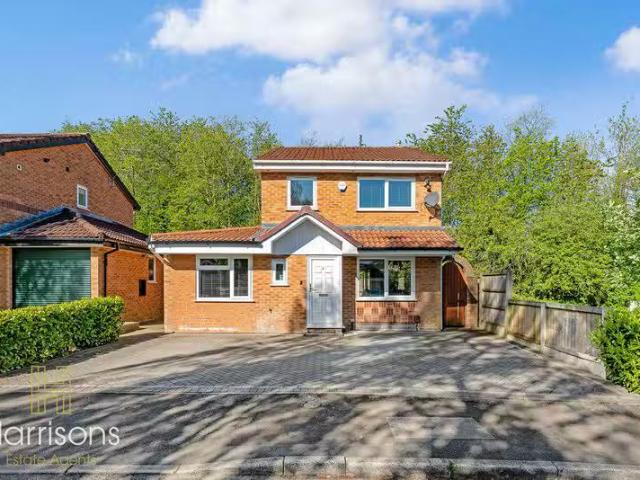 For Rent! 2 BA 3 bedroom detached house for rent in Turnberry.