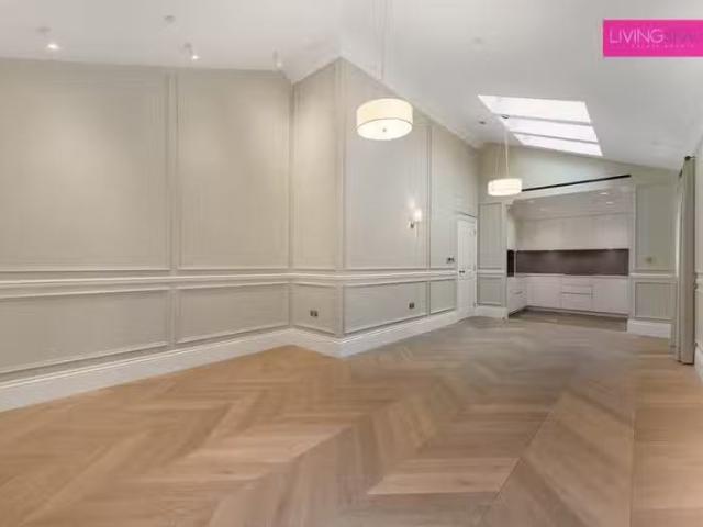 Unique 2 BA 3 bedroom flat for rent in Dury Road, Barnet, EN5