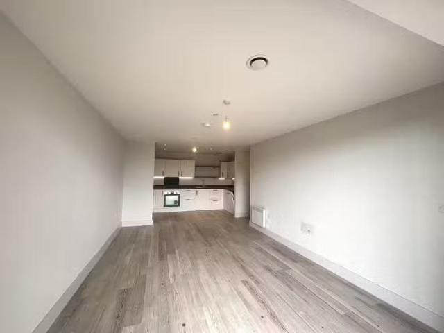 For Rent! 2 BA 3 bedroom flat for rent in Prince Charles Road.