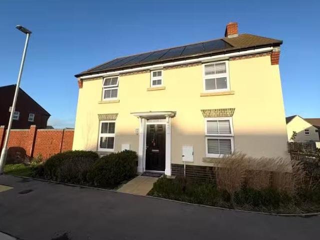 Unique 2 BA 3 bedroom house for rent in Beaumaris Road, Canfor.