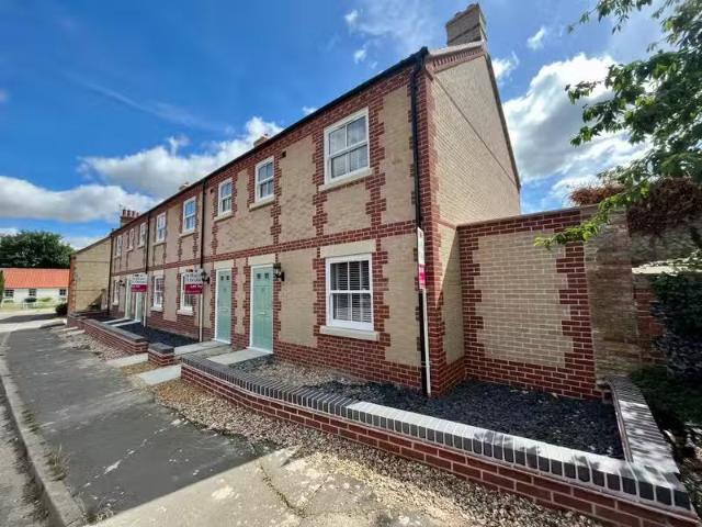 Nice 2 BA 3 bedroom house for rent in Globe Street, Methwold.