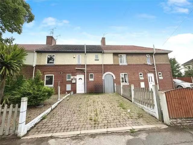 Charming 2 BA 3 bedroom Mid Terrace House to rent, Chequer Ave.