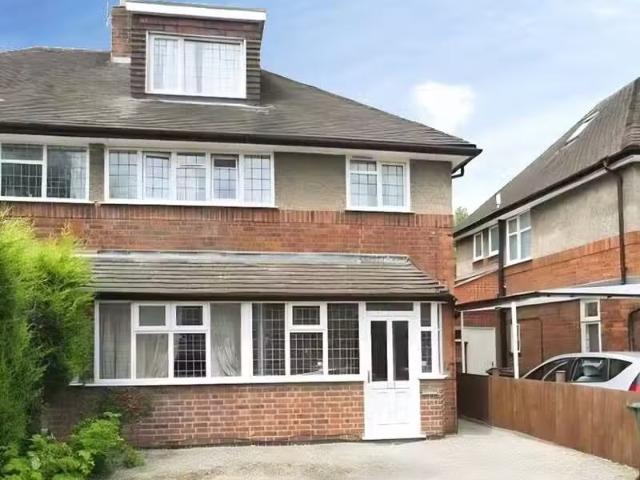 For Rent! 2 BA 3 bedroom Semi Detached House to rent, Beacon R.