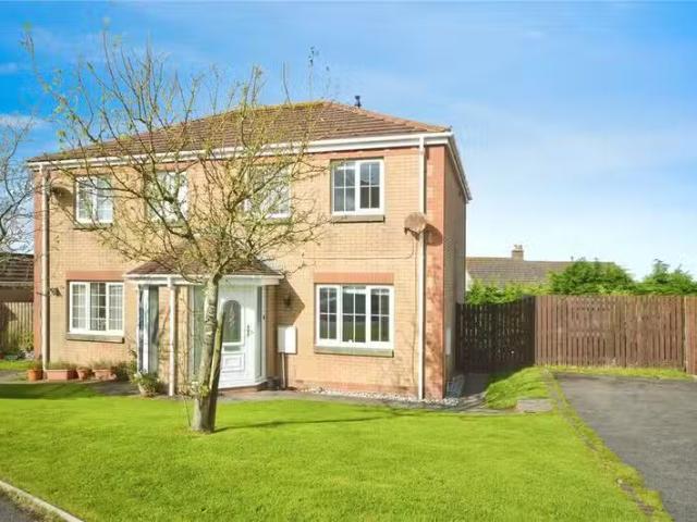 New 2 BA 3 bedroom Semi Detached House to rent, Holly Bank, Wh.
