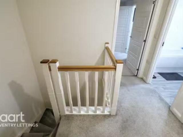 Unique 2 BA 3 bedroom semi detached house for rent in Tawny Gr.