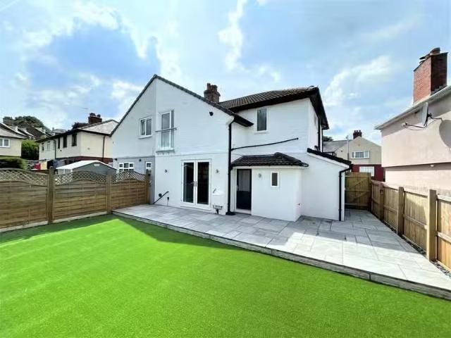 New 2 BA 3 bedroom semi detached house for rent in Hirst Wood.