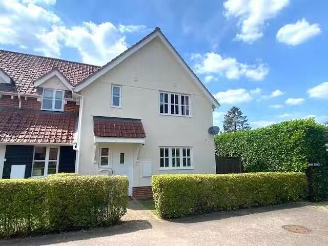 Cozy 2 BA 3 bedroom semi detached house for rent in Ixworth Ro.