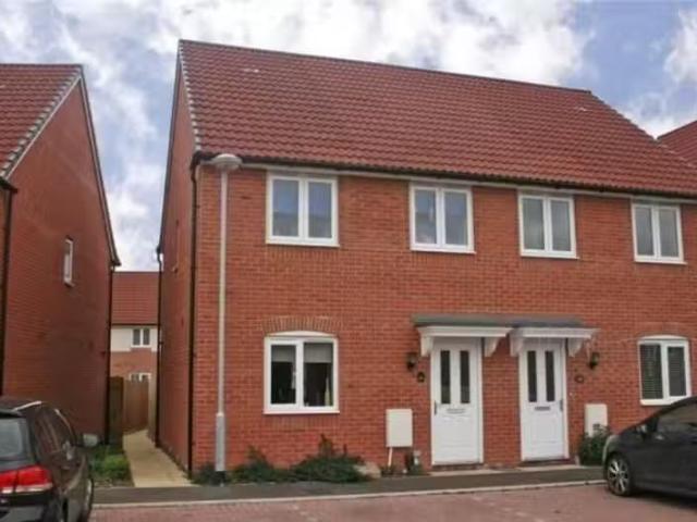 Rental! 2 BA 3 bedroom semi detached house for rent in Mount P.