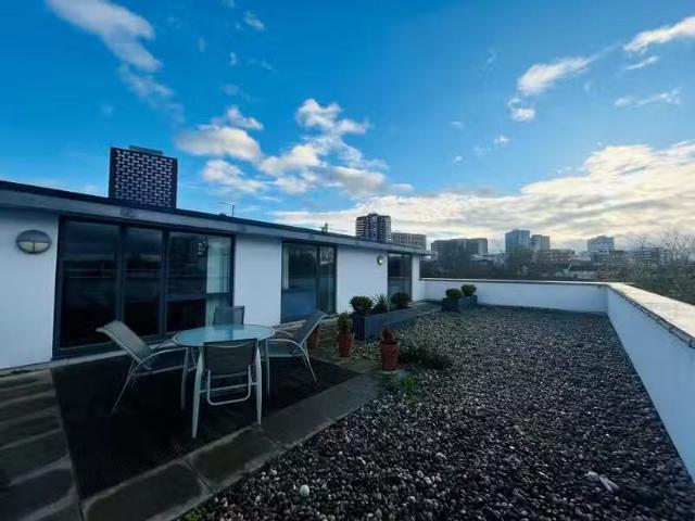 Cheap 2 BA 3 bedroom penthouse for rent in Ryland Street, Birm.