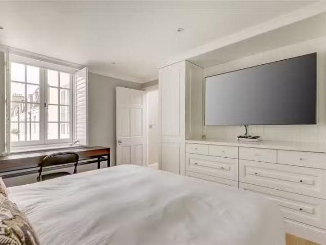 New 2 BA 3 bedroom property to let in Belgrave Place, London.
