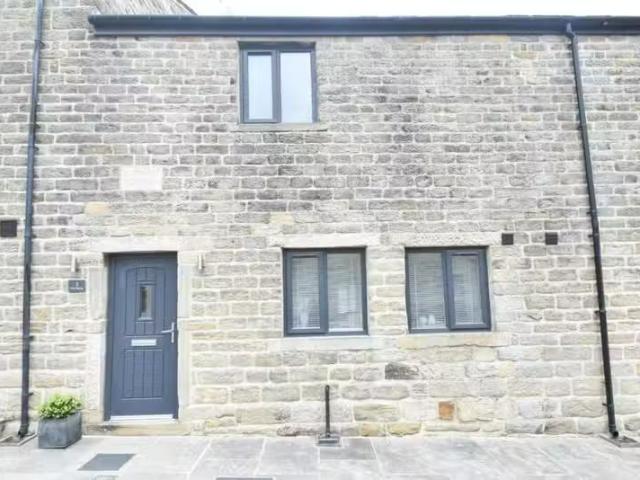 New 2 BA 3 bedroom town house for rent in Castle Hill Road, Bu.