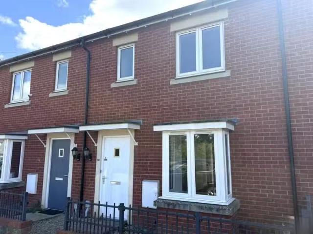 New 2 BA 3 bedroom terraced house for rent in Great Western St.