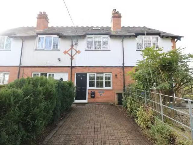 Nice 2 BA 3 bedroom terraced house for rent in School Road, Ho.
