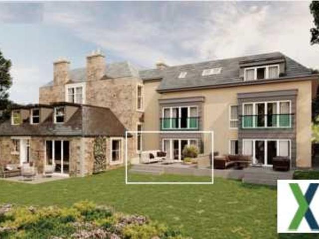 New 2 bed flat in Polwarth garden and parking