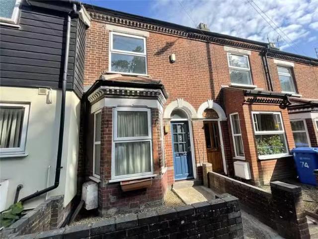 Charming 2 bedroom Mid Terrace House to rent, Bowthorpe Road.