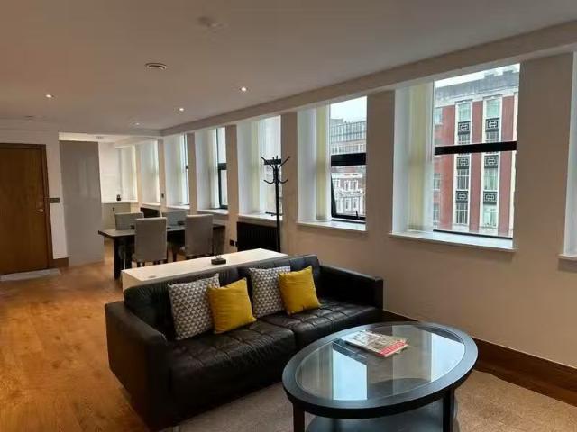 New 2 bedroom apartment for rent in 141 Great Charles Street Q.