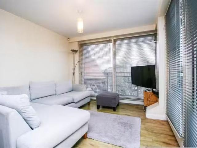 New 2 bedroom apartment for rent in Westgate, 10 Arthur Place.