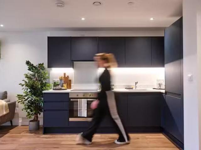 Cheap 2 bedroom apartment for rent in APO The Holloway, Bluche.