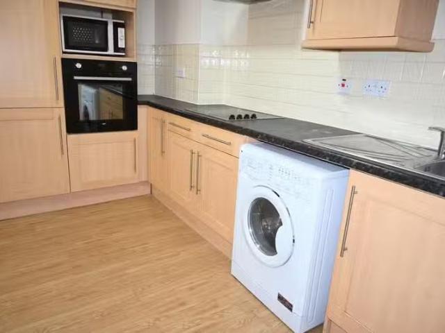 New 2 bedroom apartment for rent in Brackendale Mews, Thackley.