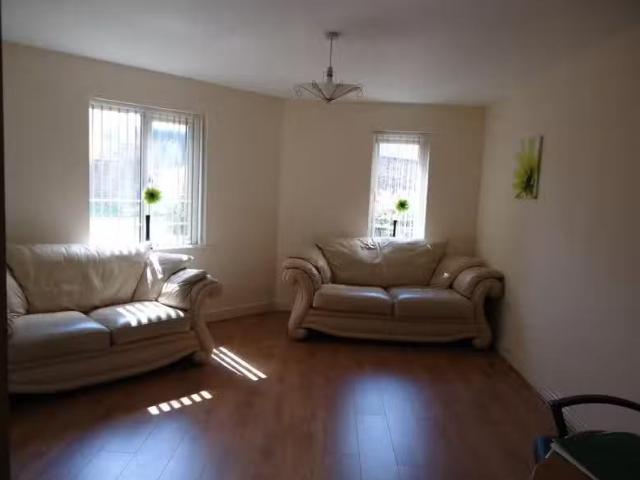 Nice 2 bedroom apartment for rent in Burlington House, Watersi.