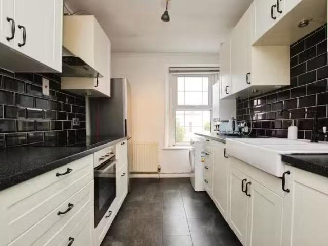 Unique 2 bedroom apartment for rent in Cotham Grove Cotham.