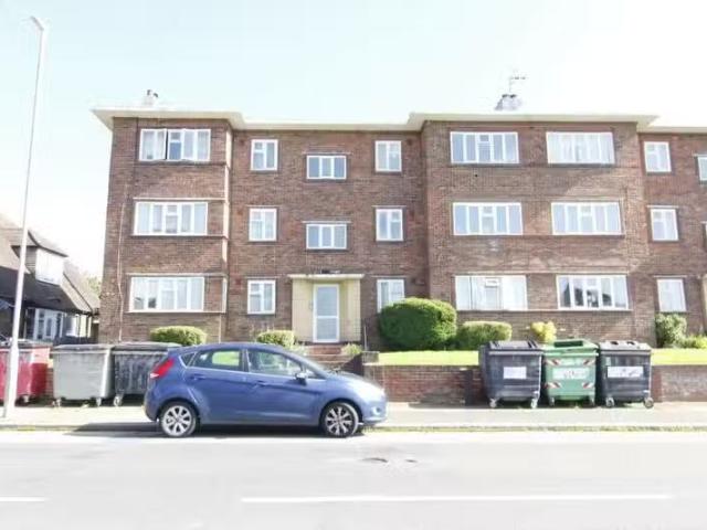 Just in! 2 bedroom apartment for rent in Nevill Road, Hove, BN3