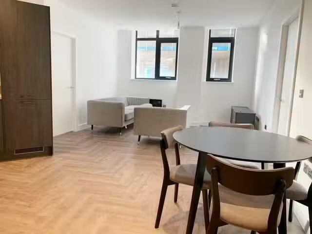 New 2 bedroom apartment for rent in Priory House, B5