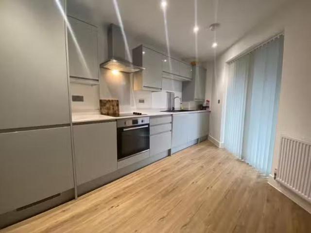 Rental! 2 bedroom apartment for rent in Stillhouse Lane, Brist.
