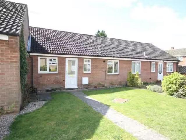 Just in! 2 bedroom bungalow for rent in Did dell Court, CB21