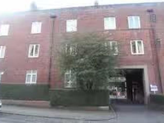 Cheap 2 bedroom flat for rent in 25C Mingarry street flat 2/1.