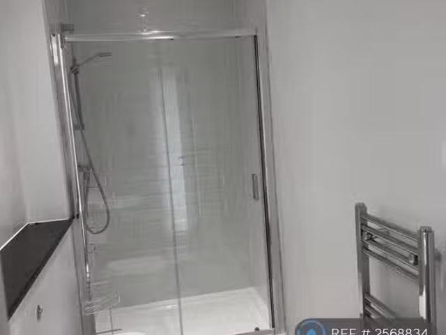 For Rent! 2 bedroom flat for rent in Century House, Shirley, S.