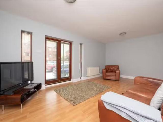 Nice 2 bedroom flat for rent in Ashtree Court, Granville Road.