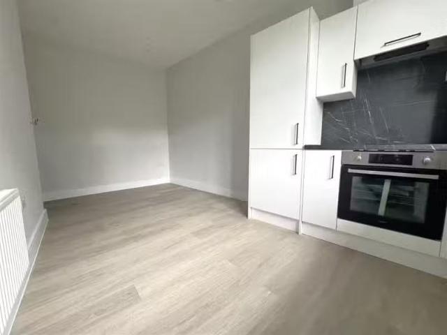 For Rent! 2 bedroom flat for rent in High Street, Beckenham, BR3
