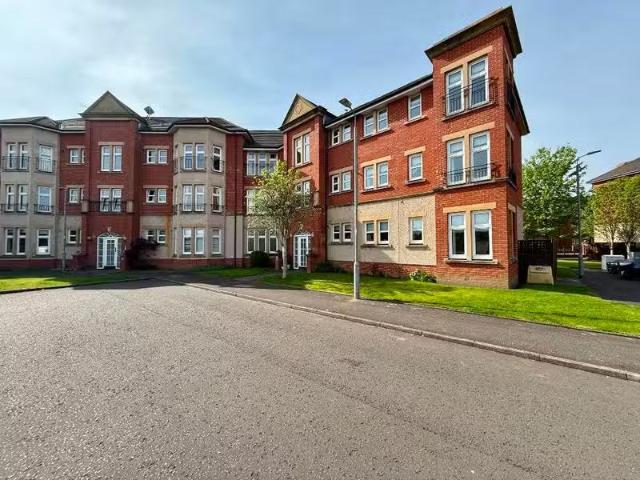 Rental! 2 bedroom flat for rent in Millbrae Court, Ayr, South.