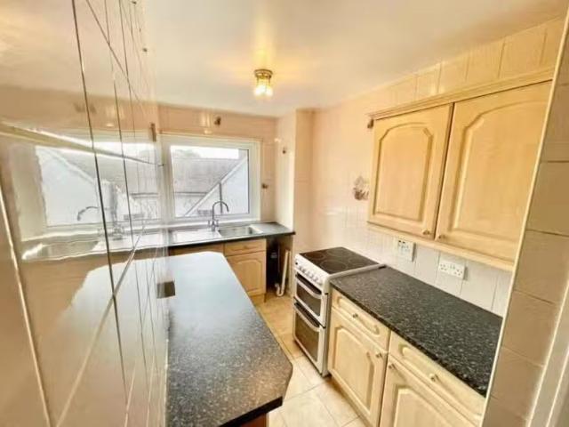 Cozy 2 bedroom flat for rent in Parkfield House, Gravelly Hill.