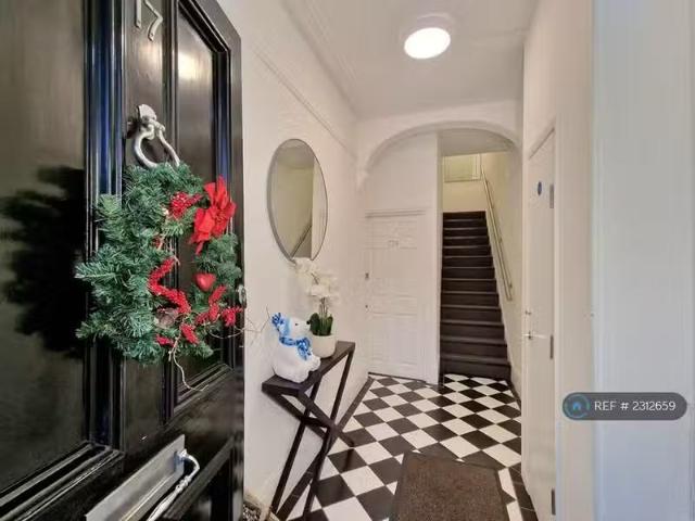 Charming 2 bedroom flat for rent in Queens Road, Brentwood, CM14