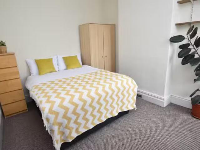 Nice 2 bedroom flat for rent in Whitchurch Road, Heath, Cardif.
