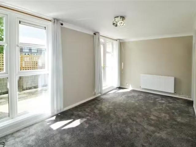 New 2 bedroom Flat to rent, Westover Close, Sutton, SM2 £1,70.