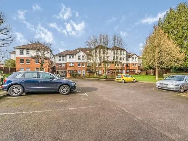 Unique 2 bedroom Flat to rent, Overton Road, Sutton, SM2 £1,6.