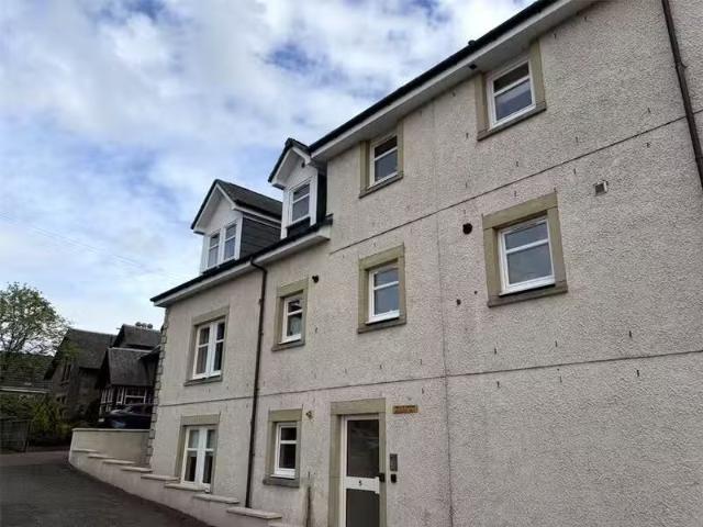 Cozy 2 bedroom Flat to rent, Portland Place, Lanark, ML11 £75.