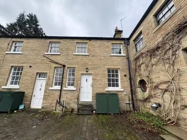 Unique 2 bedroom house for rent in Victoria Terrace, Shipley.