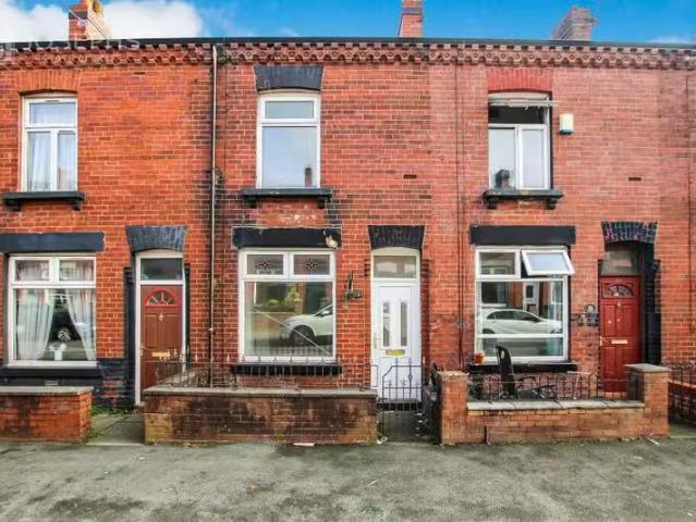 Deal! 2 bedroom terraced house for rent in Shepherd Cross Stre.