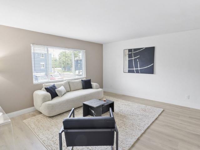 Cadence of Newport 2 Bedroom Apartment for Rent at 210 W 5th St, Newport, KY 41071