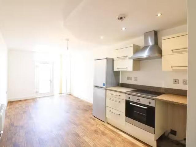 Deal! 2 BR 122a Charles Street, LEICESTER