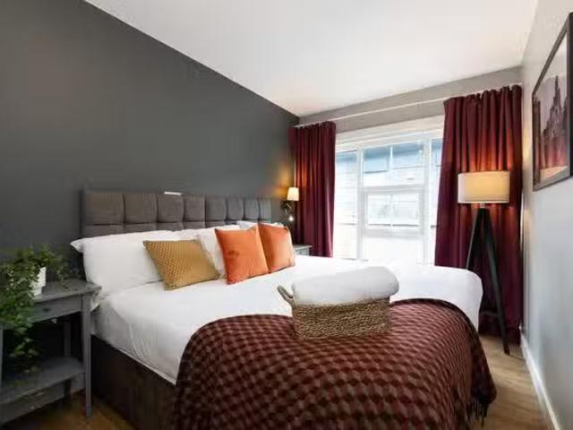 For Rent! 2 BR 2 rooms apartment in Chinatown
