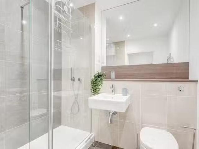 Nice 2 BR York Road