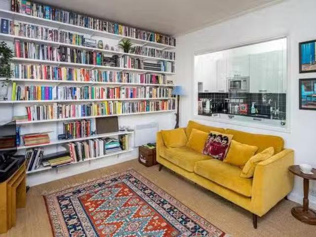 For Rent! 2 BR Cleveland Square