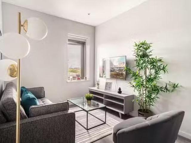 Rental! 2 BR Crosby Road North